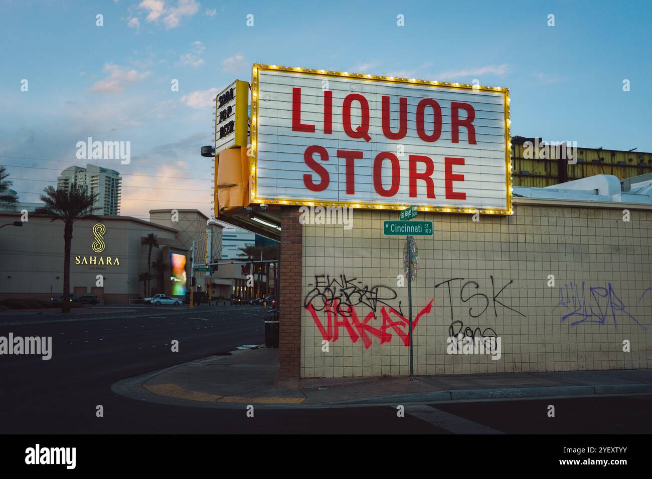 Lit graffiti font hi-res stock photography and images - Alamy