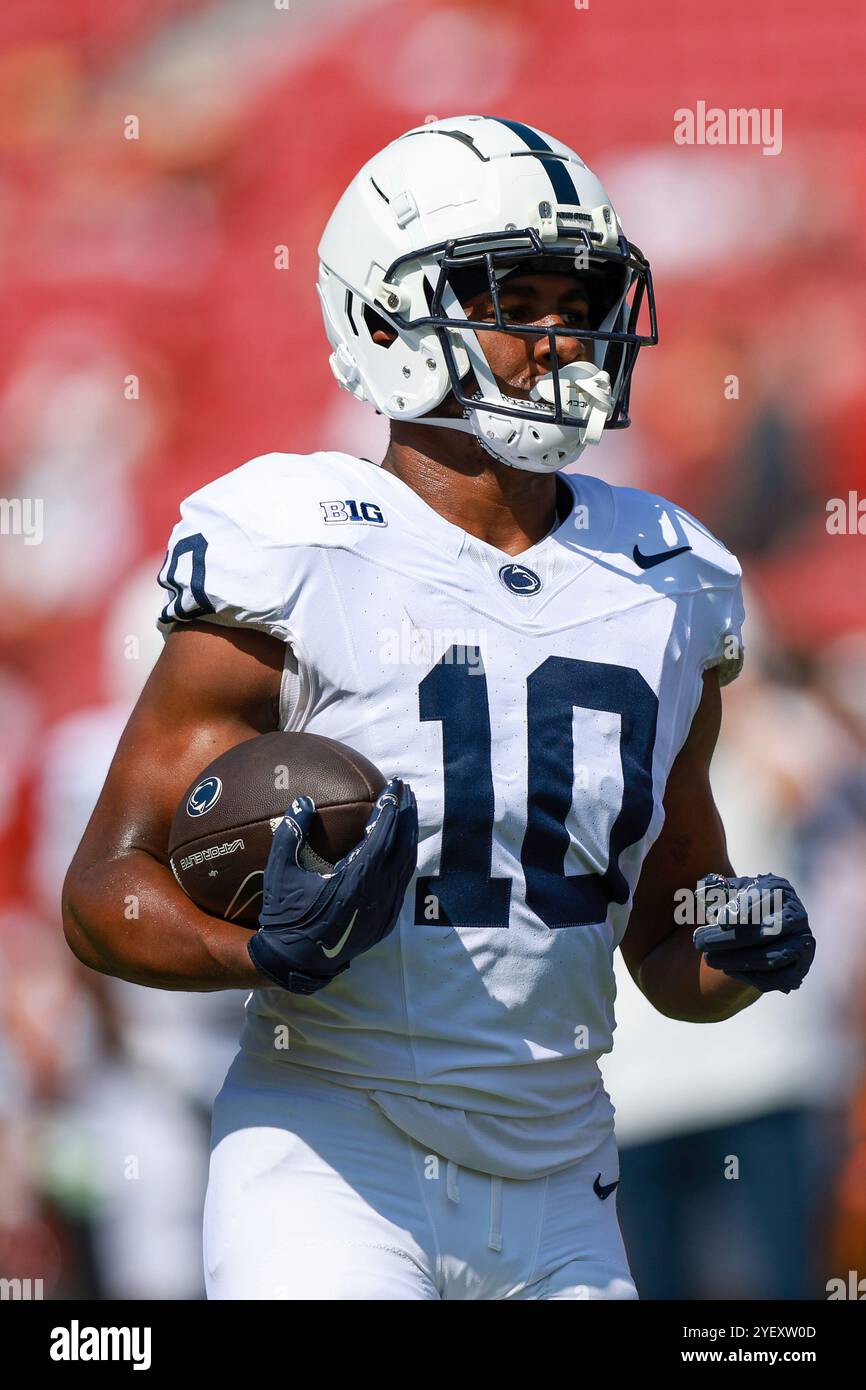 LOS ANGELES, CA - OCTOBER 12: Penn State Nittany Lions running back ...