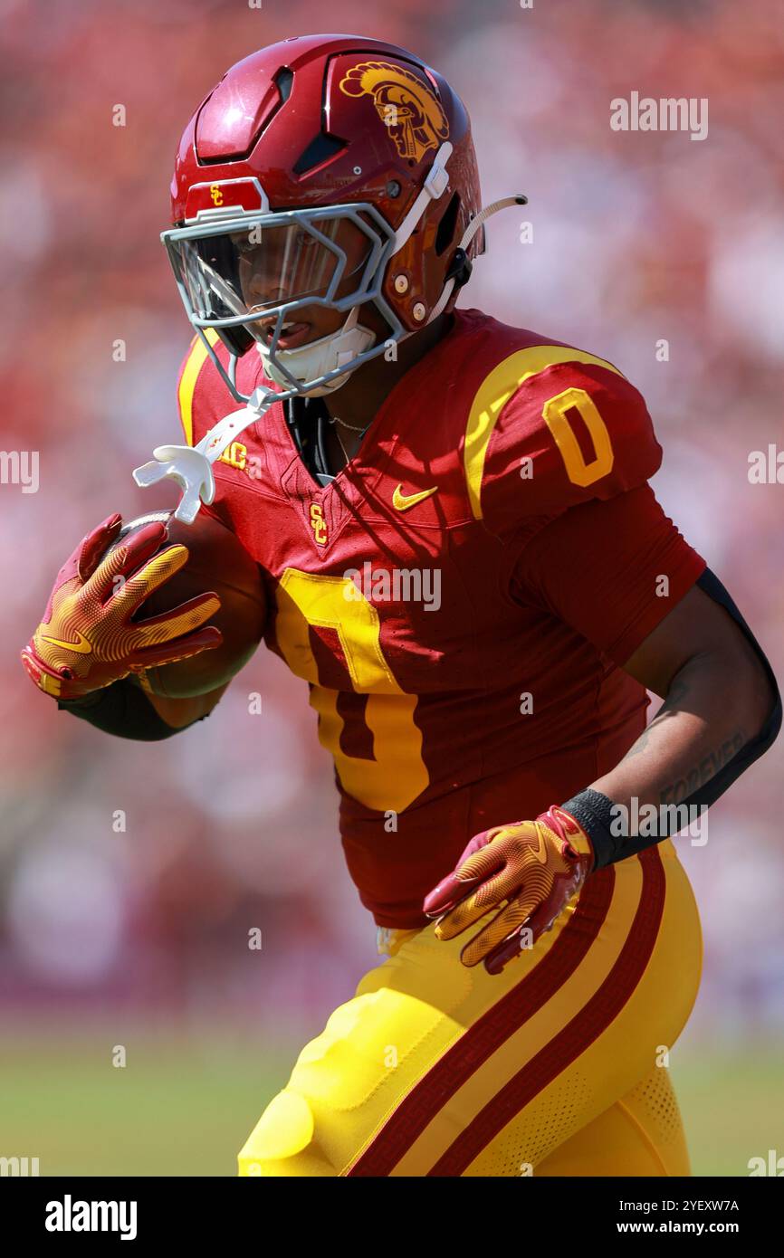 LOS ANGELES, CA - OCTOBER 12: USC Trojans running back Quinten Joyner ...