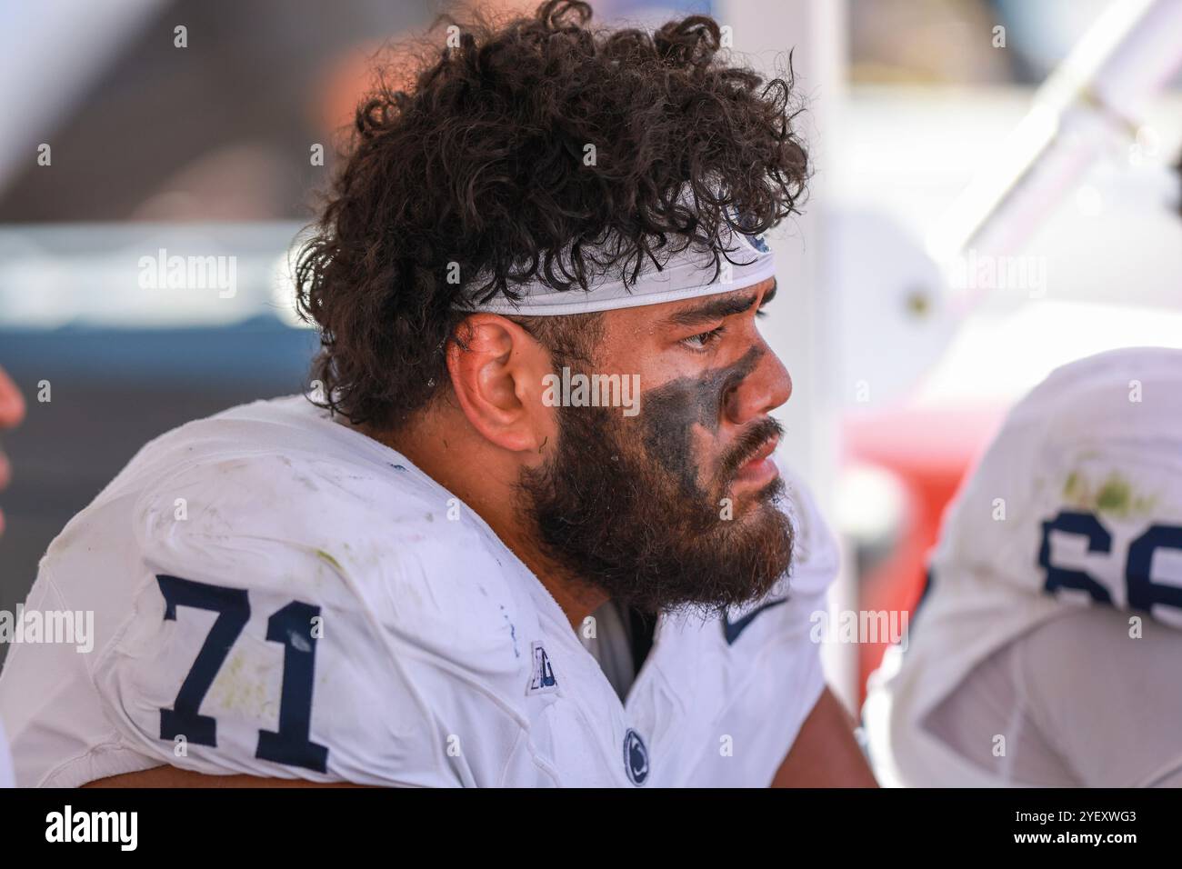 LOS ANGELES, CA - OCTOBER 12: Penn State Nittany Lions offensive ...