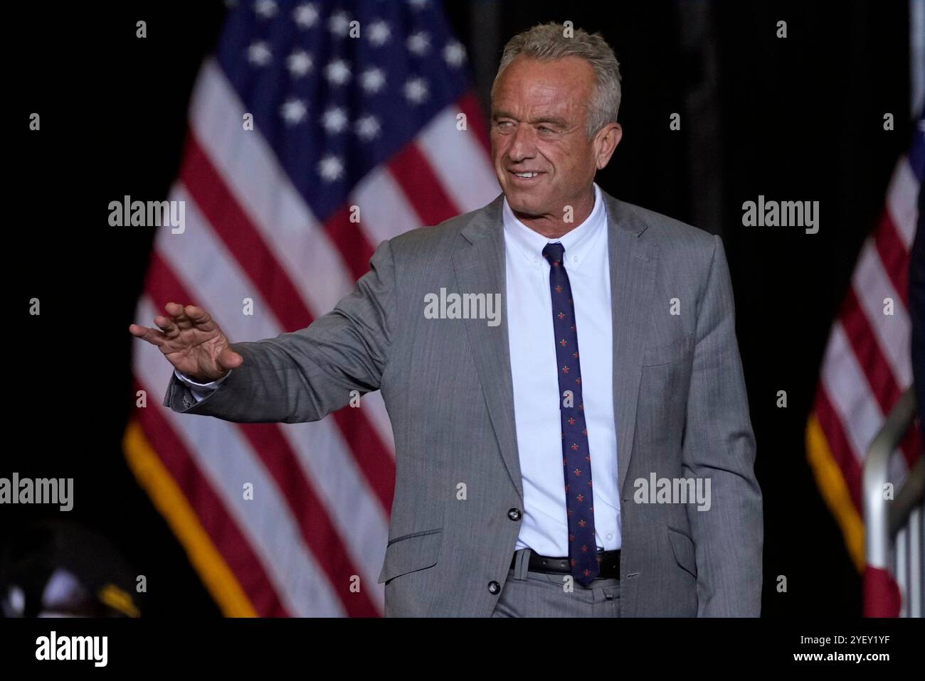 Robert F. Kennedy Jr., arrives before Republican presidential nominee ...