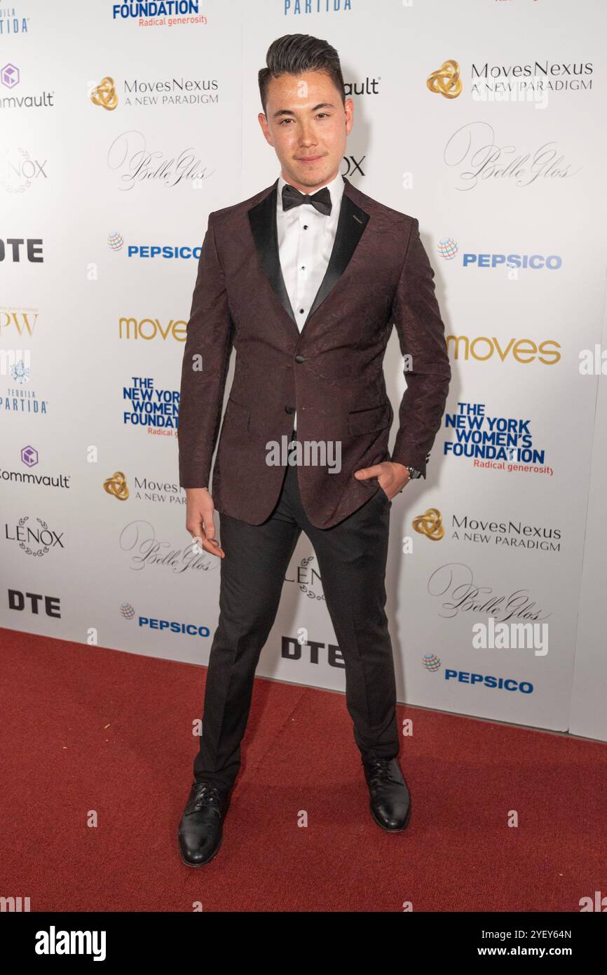 Iain S. Forrest AKA Eyeglasses attends 21st Annual New York Moves ...