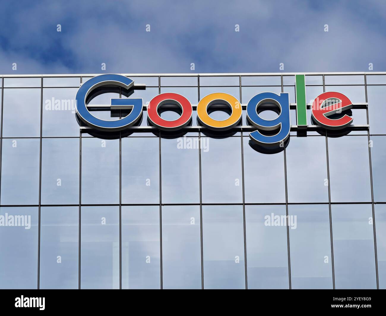 Toronto Canada / Google's new Downtown Toronto Headquarters, in King ...