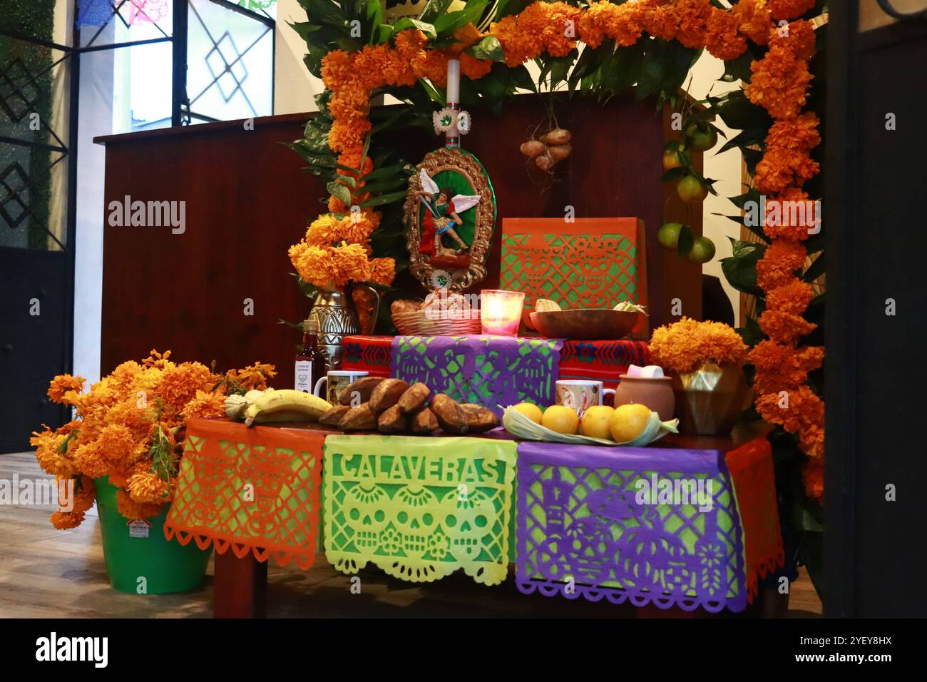 Cuetzalan De Progreso, Mexico. 01st Nov, 2024. Traditional ofrendas are ...