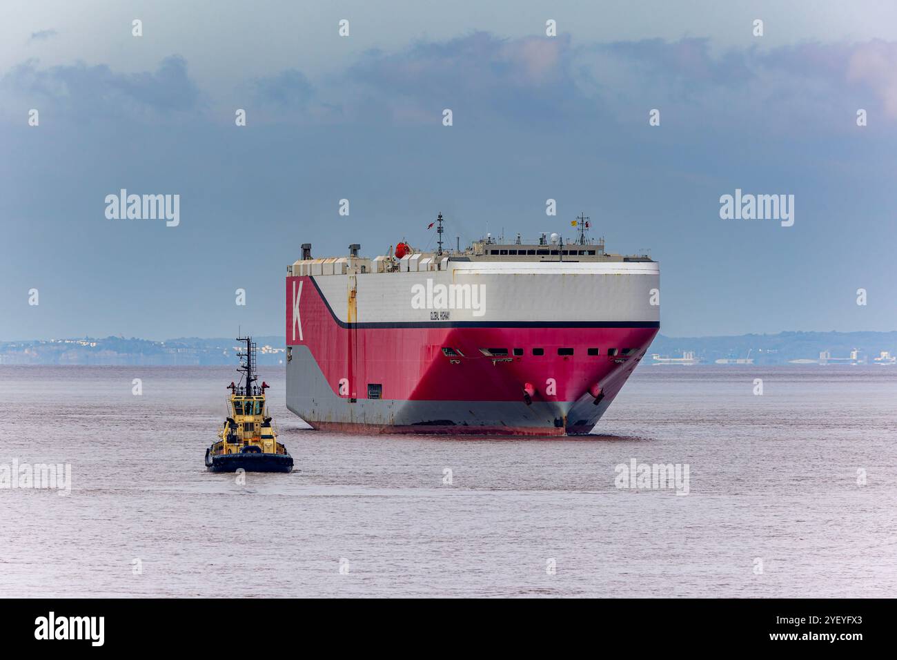 Vehicle carrier Global Leader heading for Royal Portbury Docks Stock ...