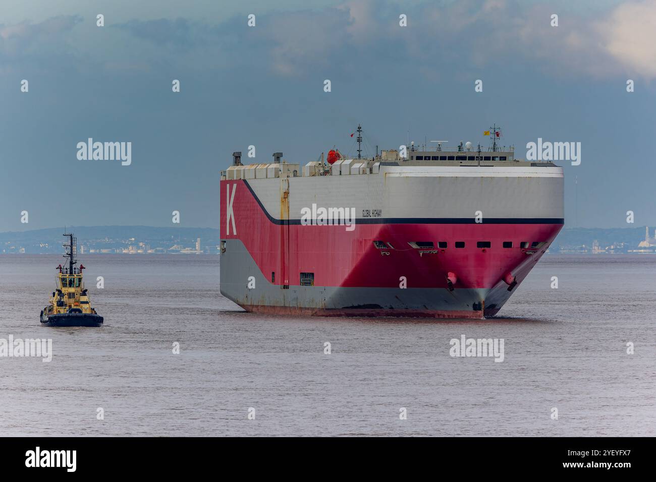 Vehicle carrier Global Leader heading for Royal Portbury Docks Stock ...