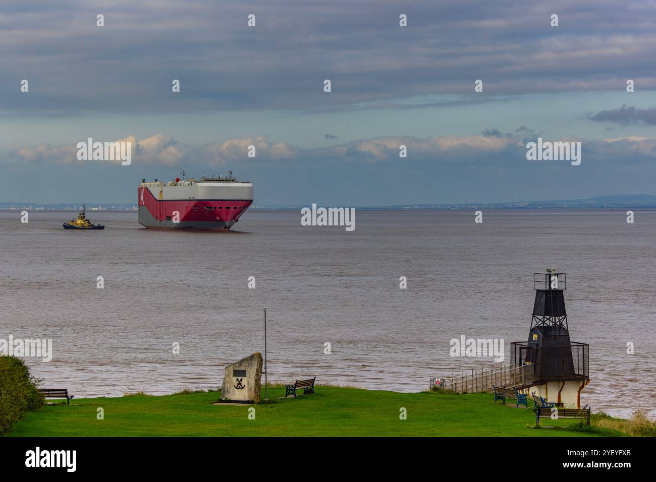Vehicle carrier Global Leader heading for Royal Portbury Docks Stock ...