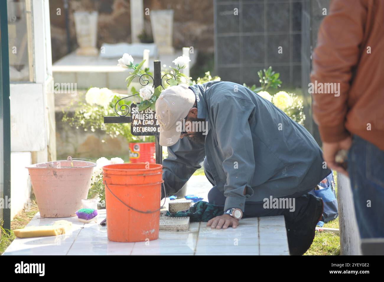 Amealco De Bonfil, Mexico. 01st Nov, 2024. A person decorates the ...
