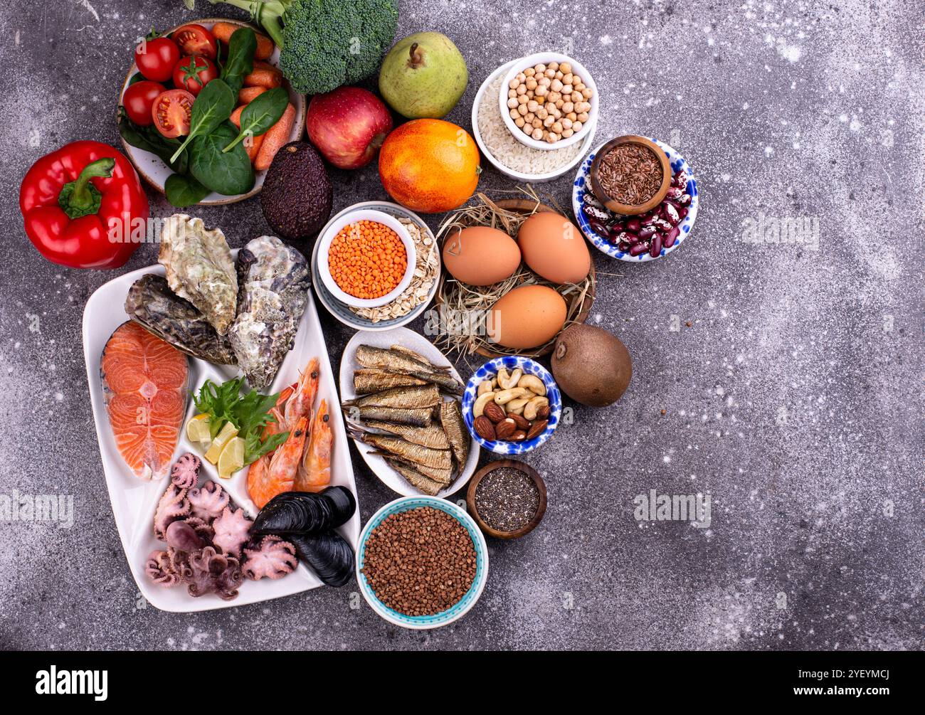 Pescetarian diet with seafood, fruit and vegetables Stock Photo - Alamy