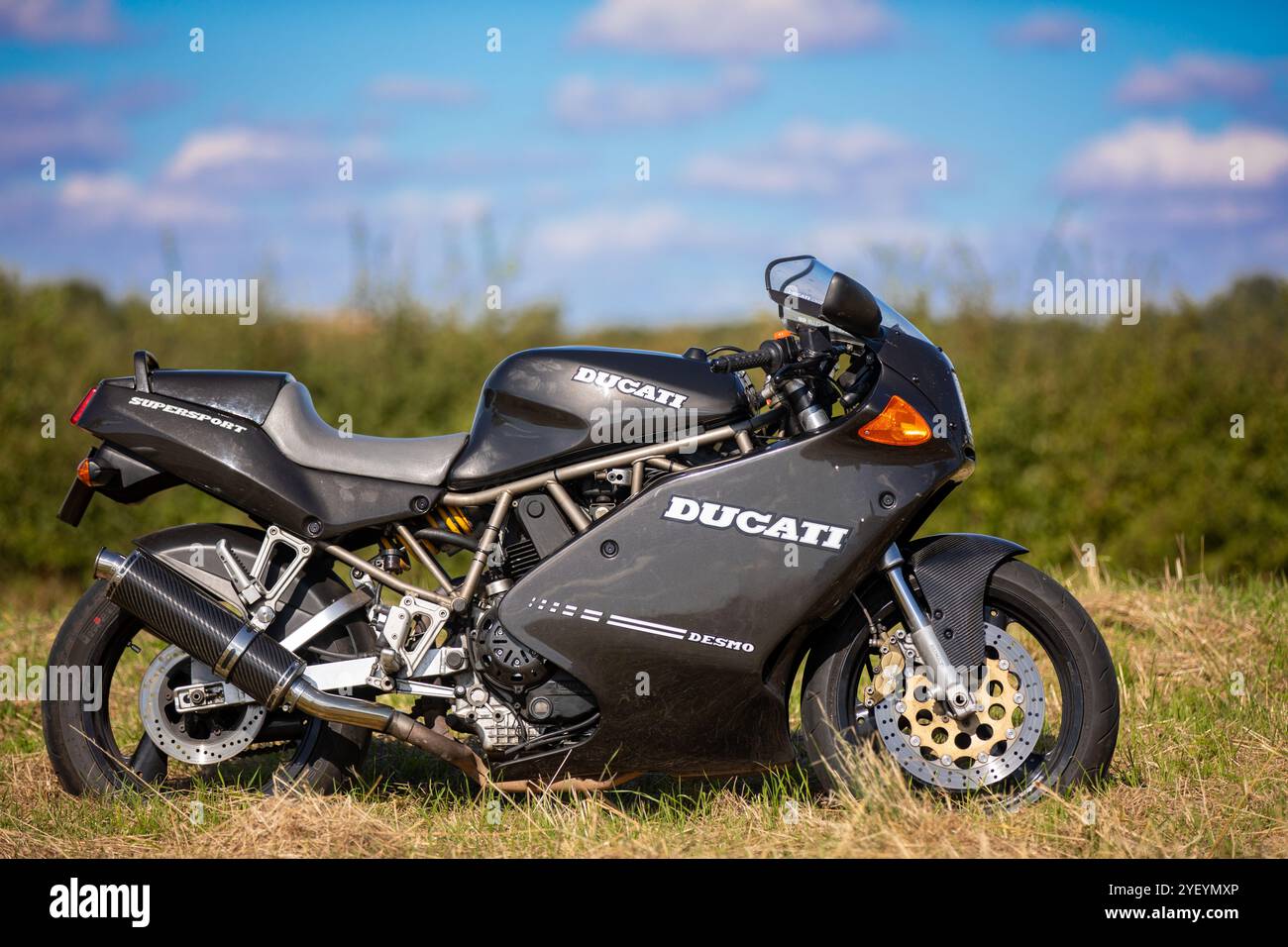 Ducati Supersport 900SS Stock Photo - Alamy
