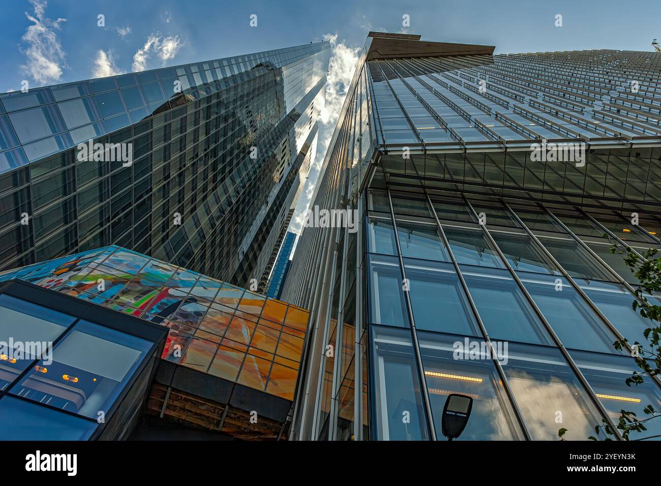 Horizon 22 and bishopsgate and exterior hi-res stock photography and ...