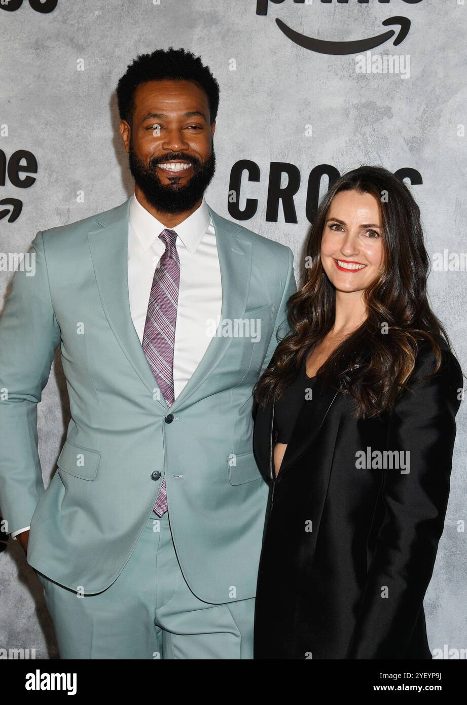 LOS ANGELES, CALIFORNIA - OCTOBER 29: (L-R) Isaiah Mustafa and Lisa ...