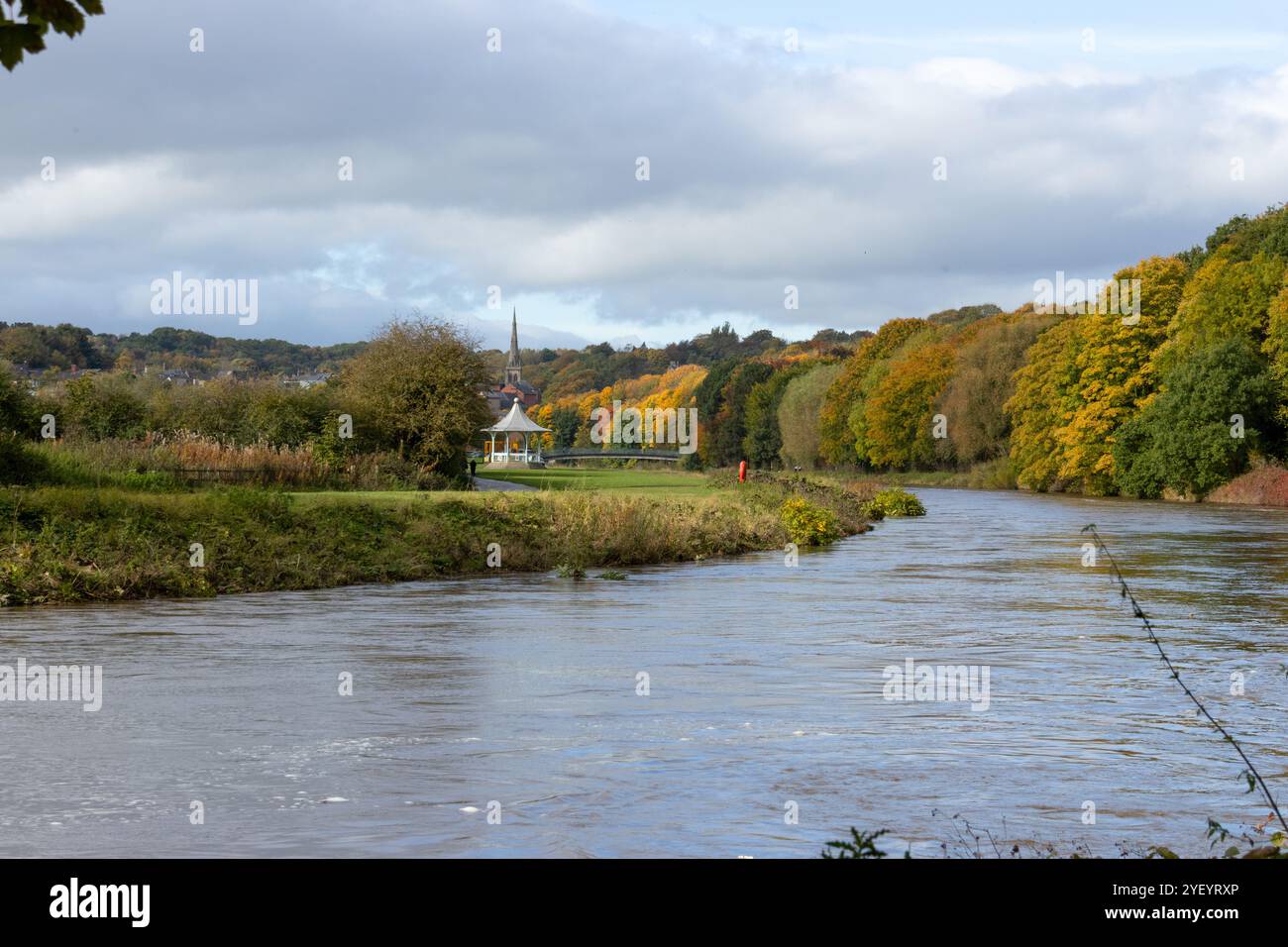 Autumn view river wear hi-res stock photography and images - Alamy