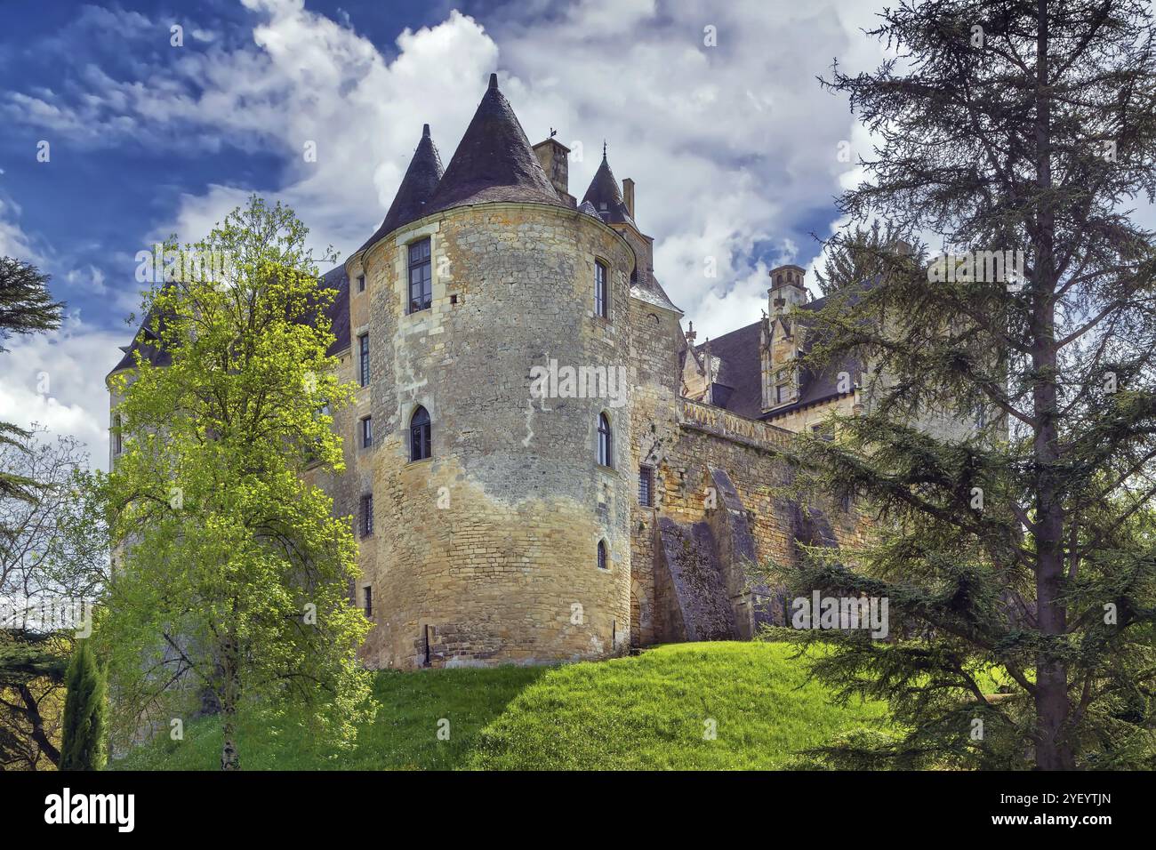 Chateau de Fayrac is castle in the commune of Castelnaud-la-Chapelle ...
