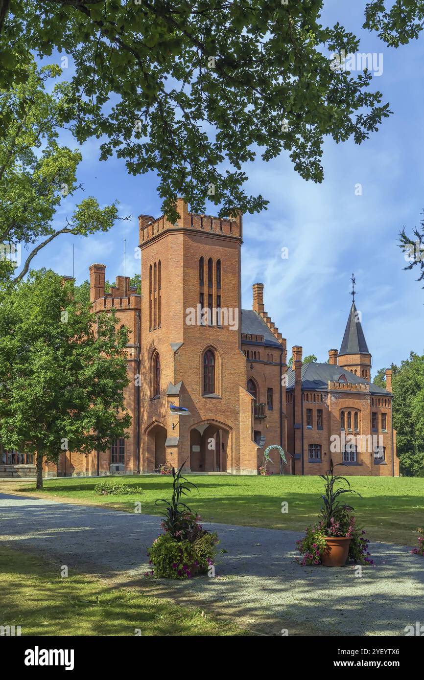 Gothic european castles hi-res stock photography and images - Alamy