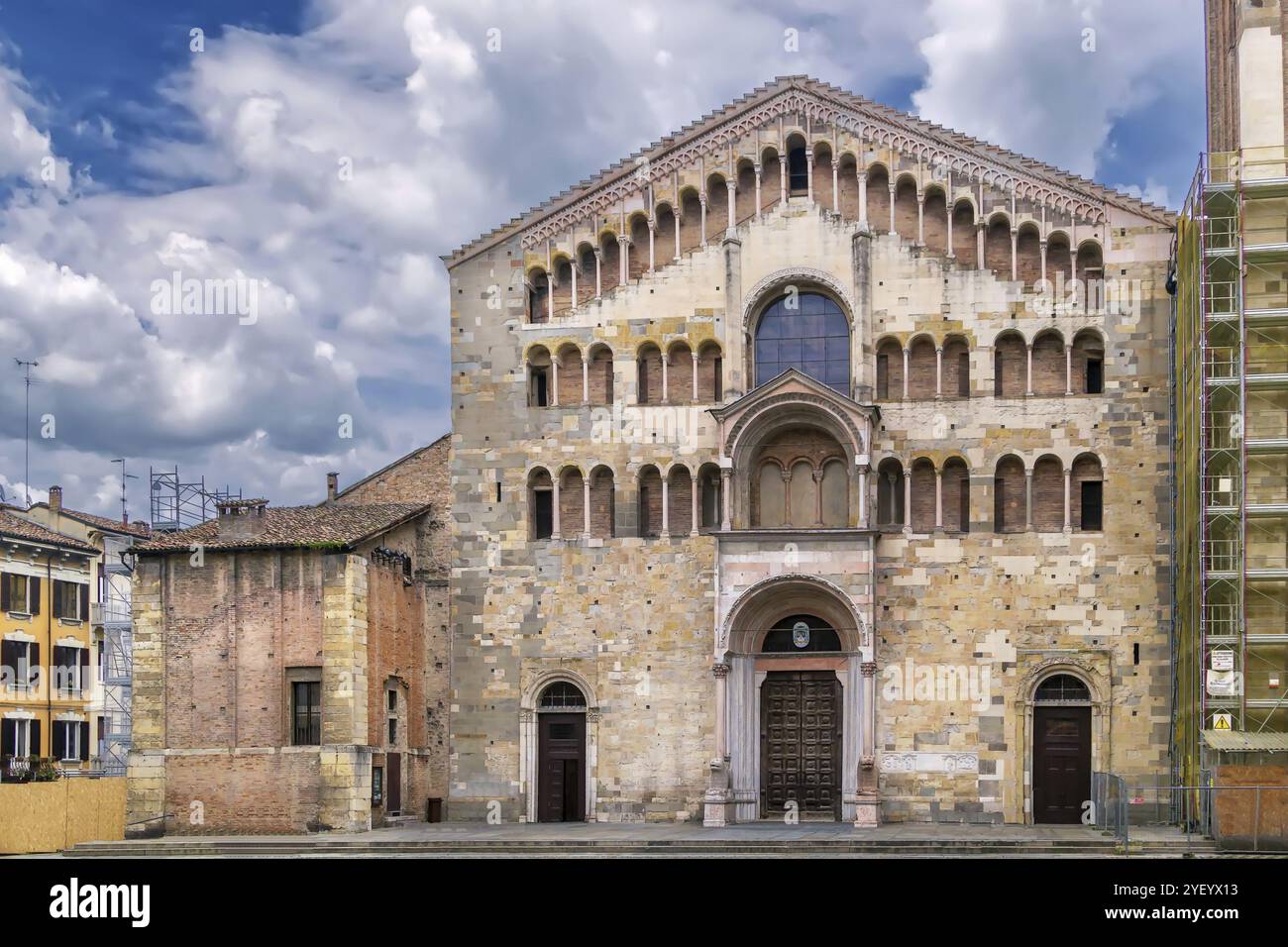 Parma catedral hi-res stock photography and images - Alamy