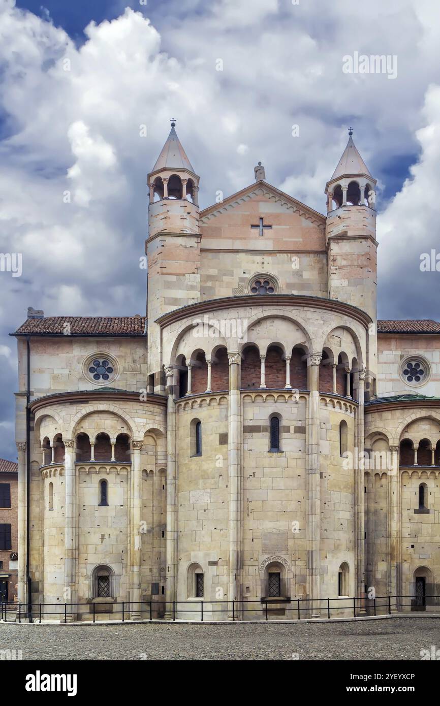 Modena cathedral interior hi-res stock photography and images - Alamy