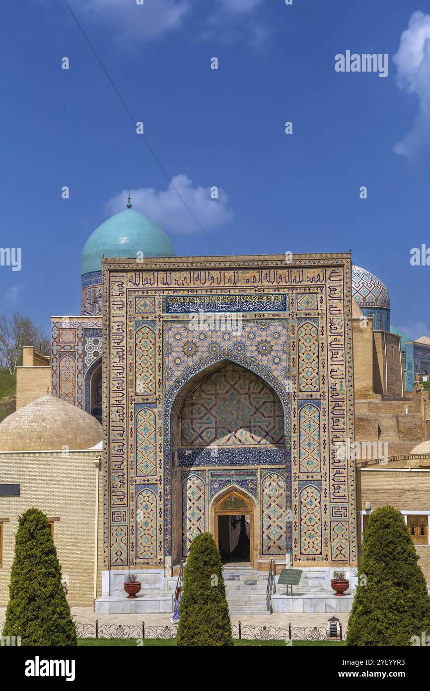Complex of mausoleums Shahi Zinda in Samarkand, Uzbekistan, Asia Stock ...