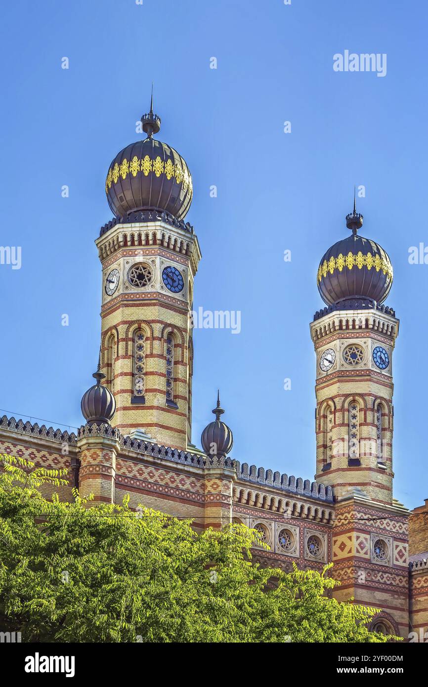 Largest synagogue in europe hi-res stock photography and images - Alamy