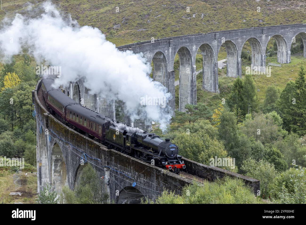The Jacobite Steam Train, steam railway on the Glenfinnan railway ...
