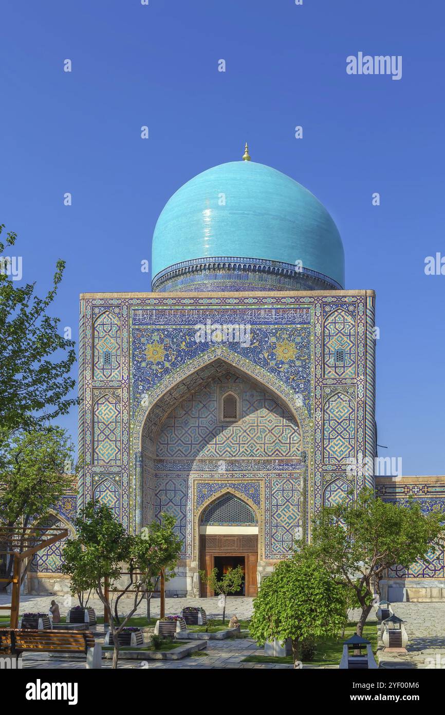 Interior courtyard photos hi-res stock photography and images - Alamy