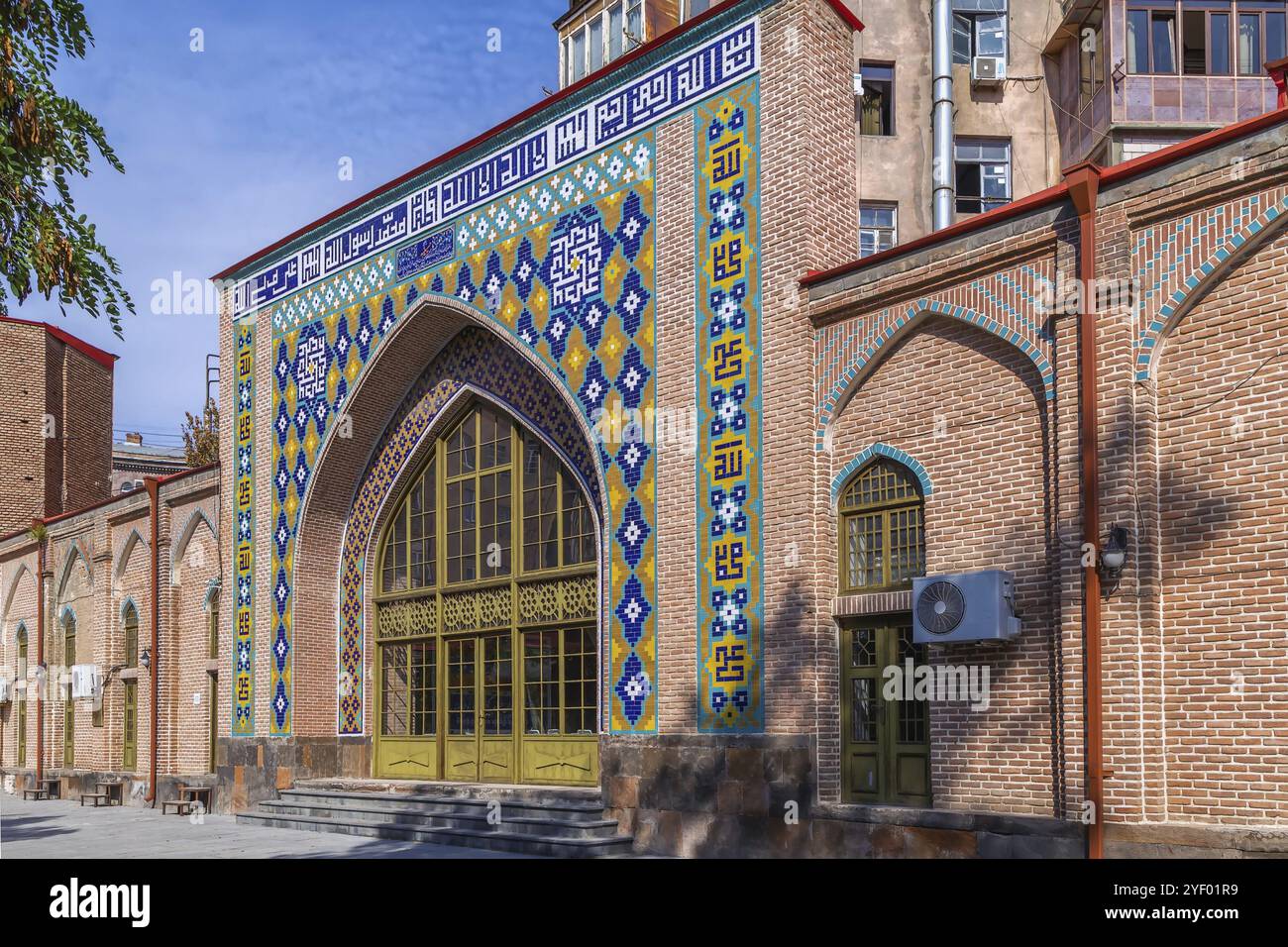 Persian religious structures hi-res stock photography and images - Alamy