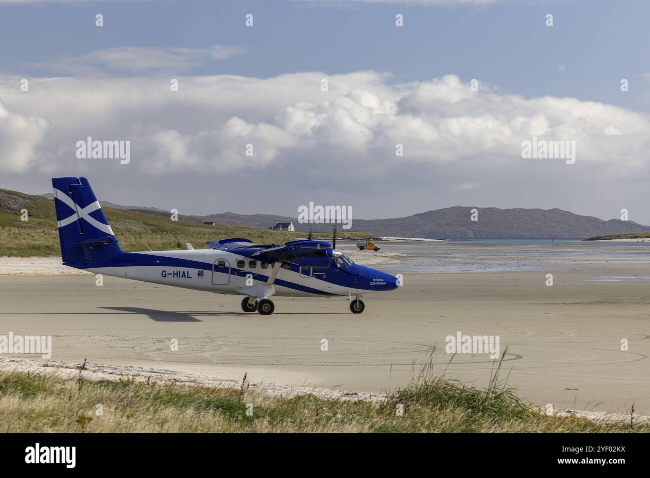 Loganair DHC6 Twin Otter on the sandy beach, Barra airfield, Outer ...