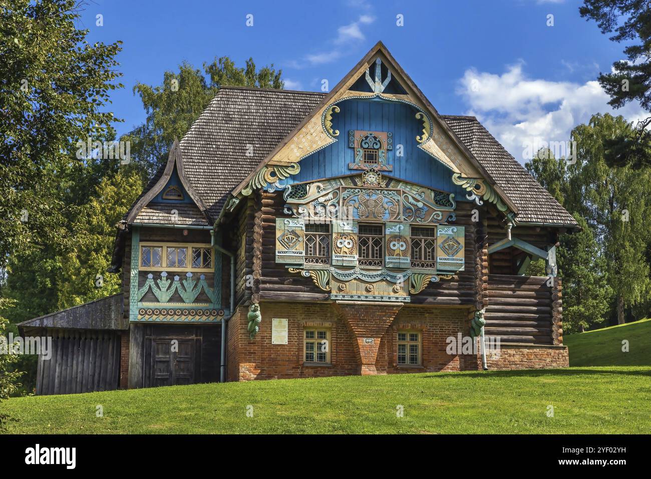 Russian country houses hi-res stock photography and images - Alamy