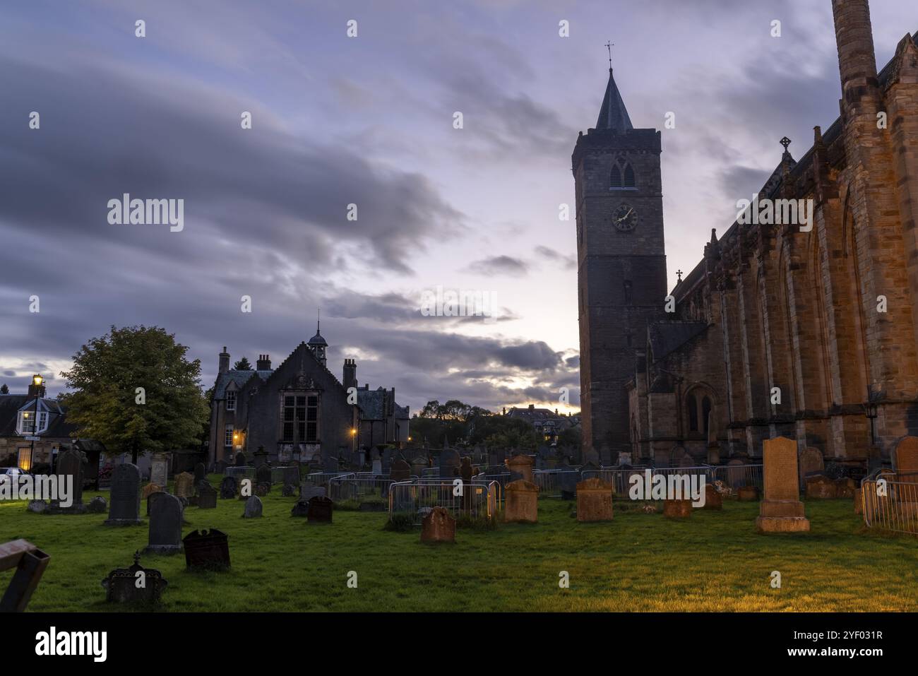 Dunblane cathedral perthshire hi-res stock photography and images - Alamy
