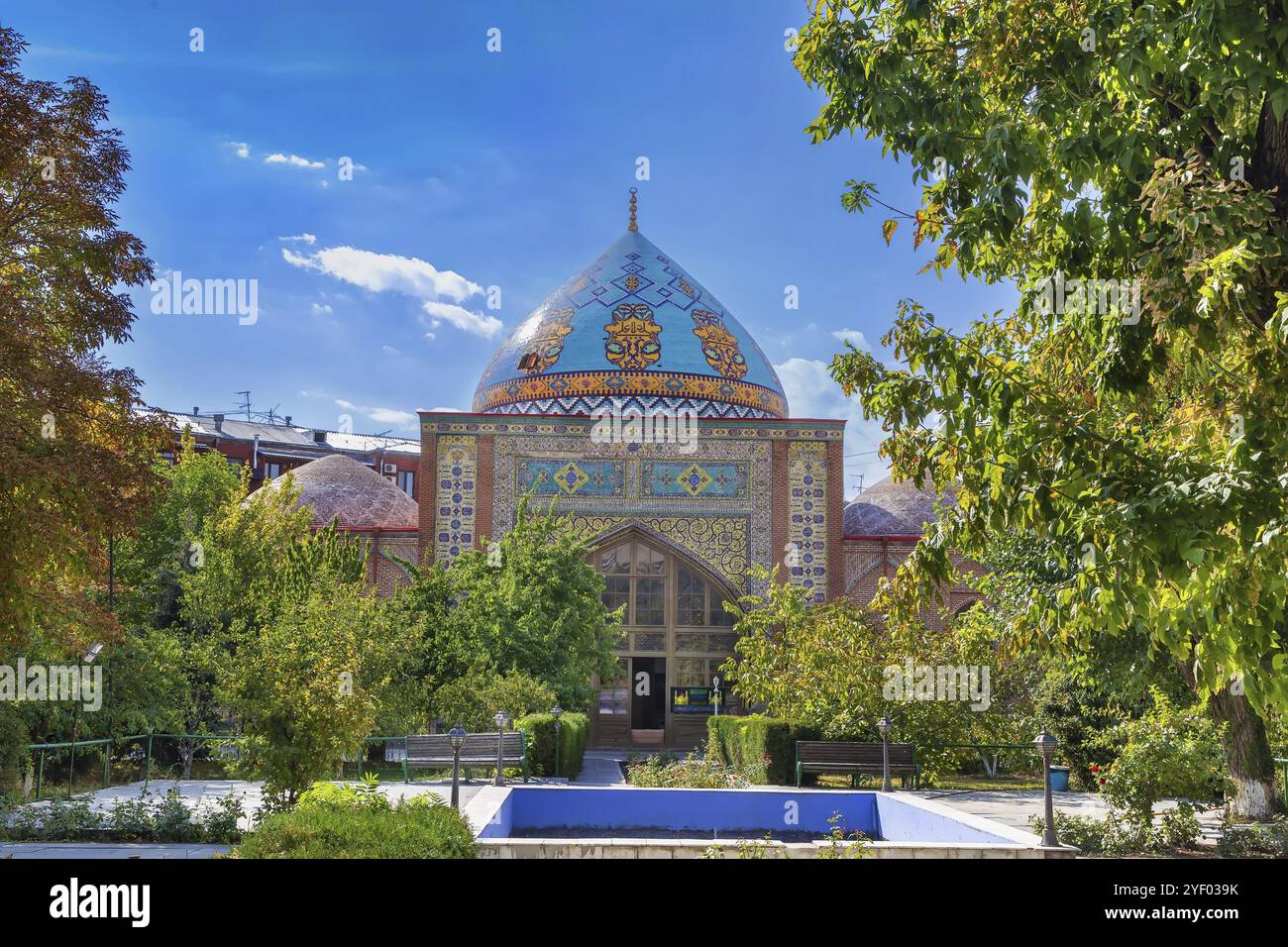 Shia mosque hi-res stock photography and images - Alamy