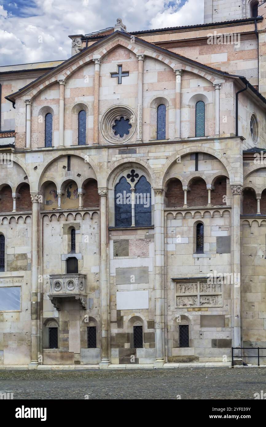Ghirlandina and Modena Cathedral is a Roman Catholic Romanesque church ...