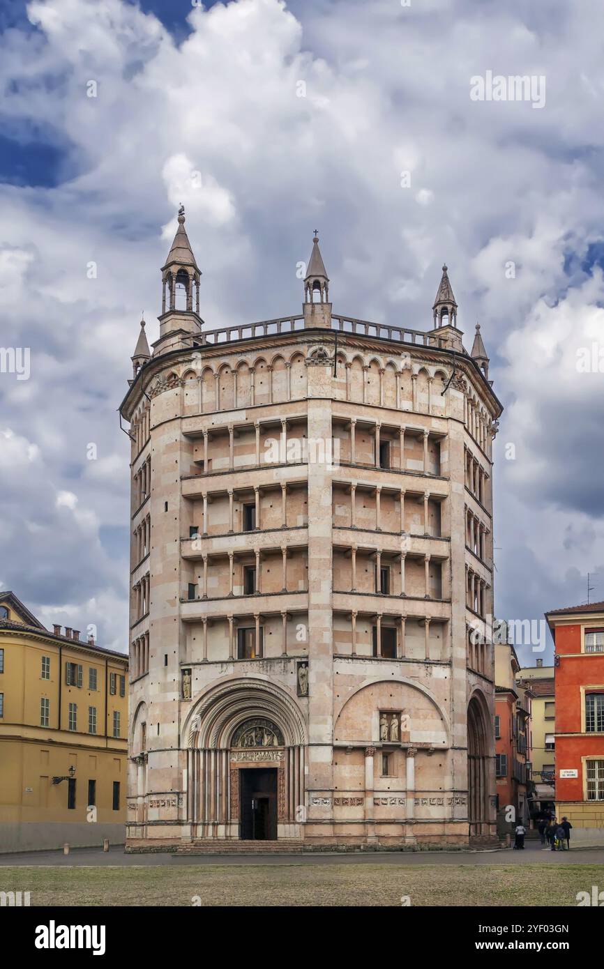 Parma cathedral duomo baptistery hi-res stock photography and images ...