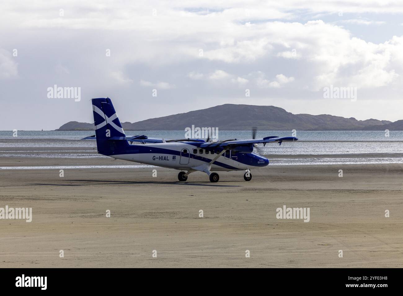 Loganair DHC6 Twin Otter on the sandy beach, Barra airfield, Outer ...