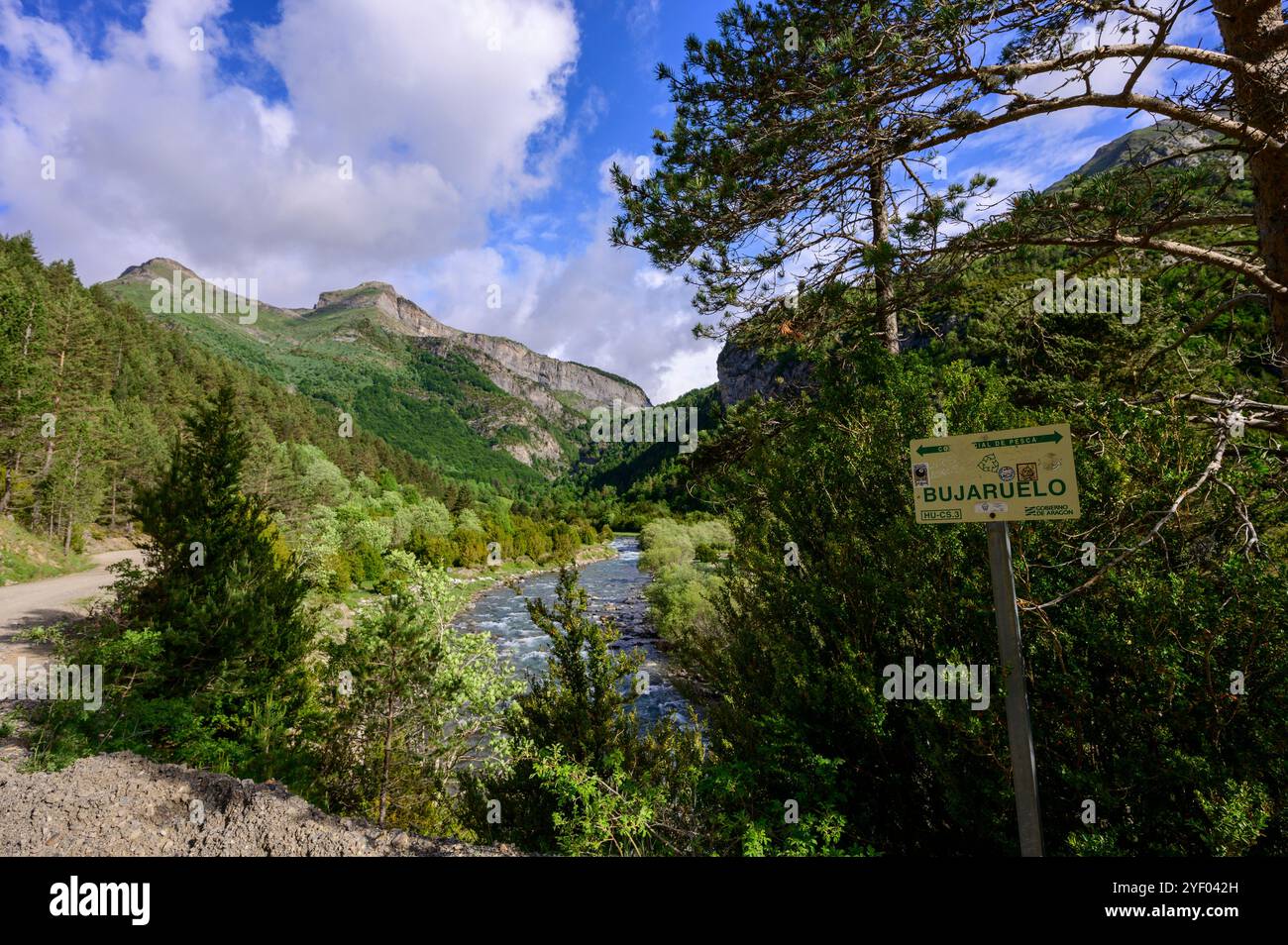 Landscape national park ordesa hi-res stock photography and images - Alamy