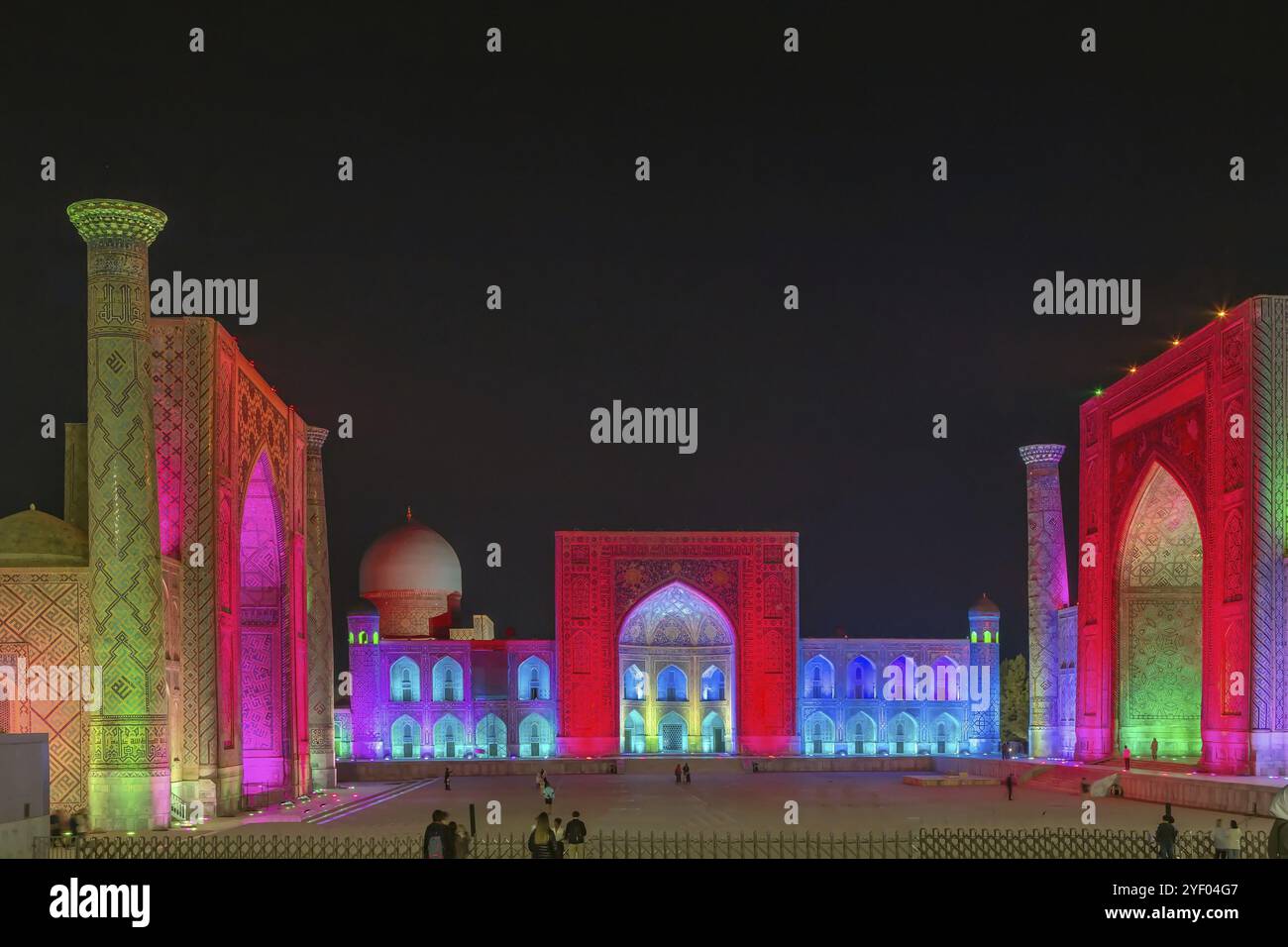 Registan square in Samarkand historical center, Uzbekistan. Evening ...