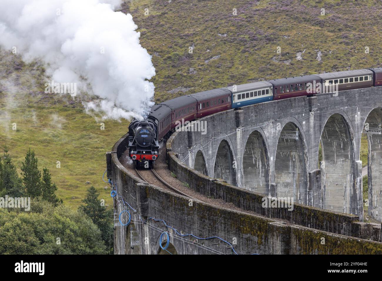 The Jacobite Steam Train, steam railway on the Glenfinnan railway ...