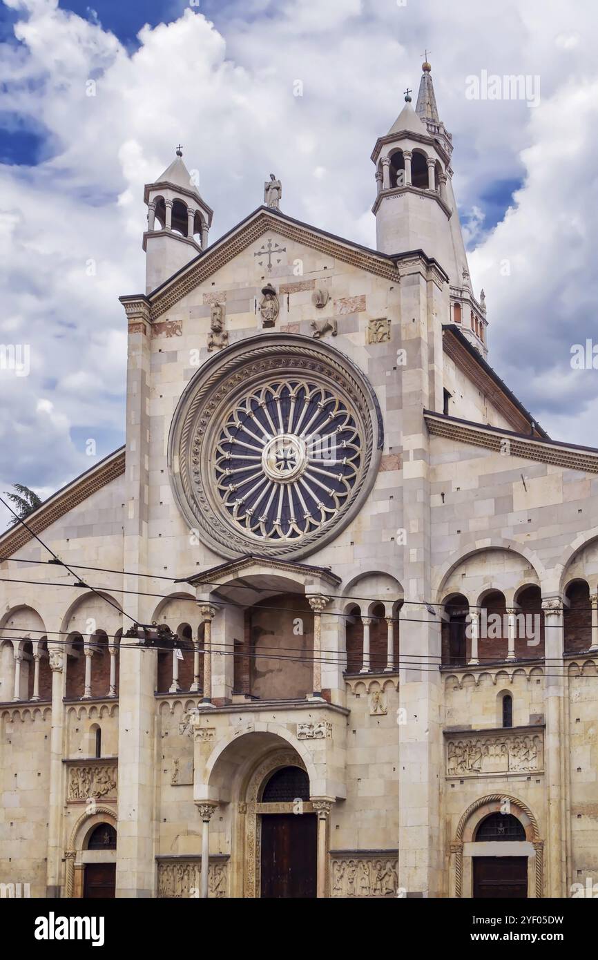 Ghirlandina and Modena Cathedral is a Roman Catholic Romanesque church ...