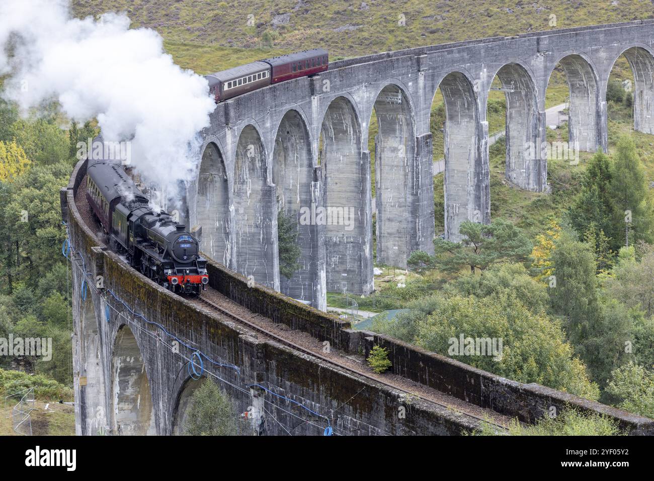 The Jacobite Steam Train, steam railway on the Glenfinnan railway ...