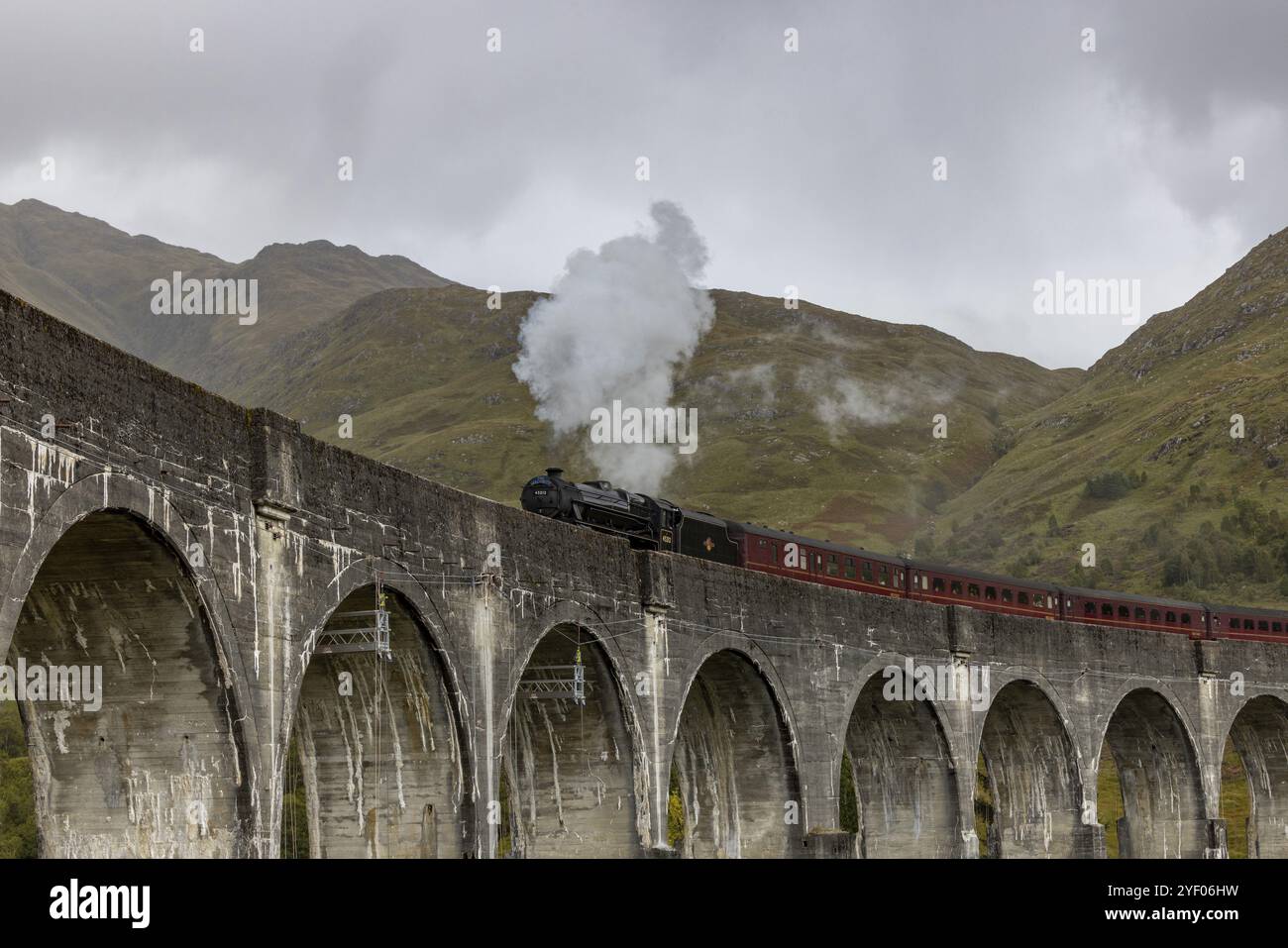 The Jacobite Steam Train, steam railway on the Glenfinnan railway ...