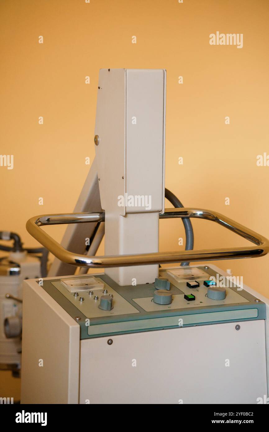 Modern medical imaging hi-res stock photography and images - Alamy