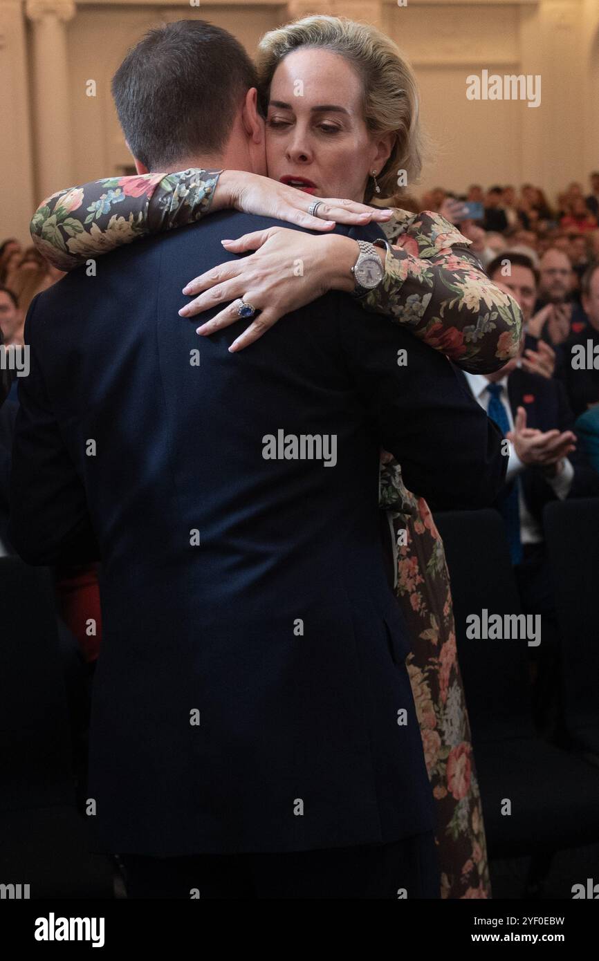 Robert jenrick and wife hi-res stock photography and images - Alamy