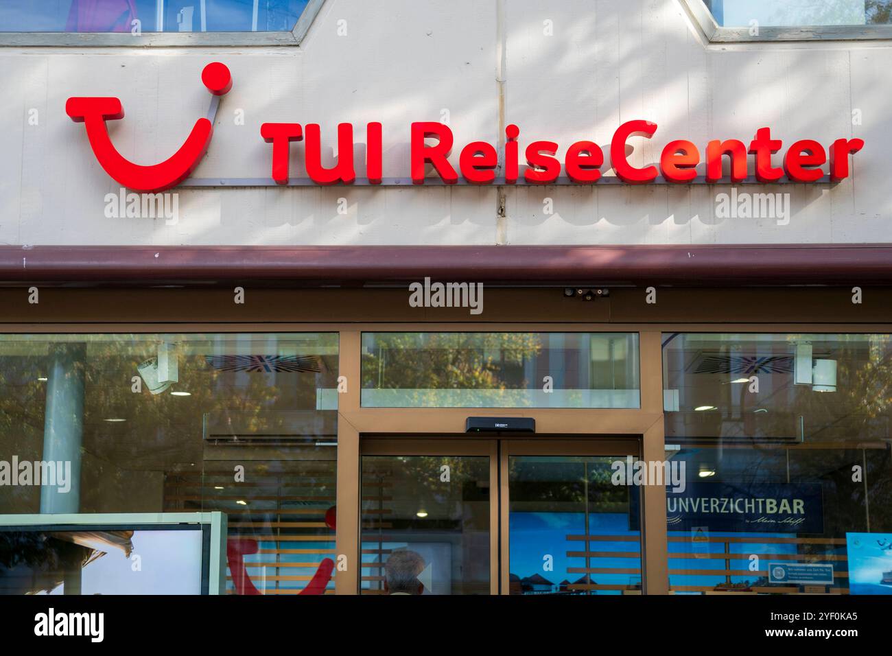 TUI ReiseCenter in Augsburg Eine Filiale der TUI ReiseCenter im ...