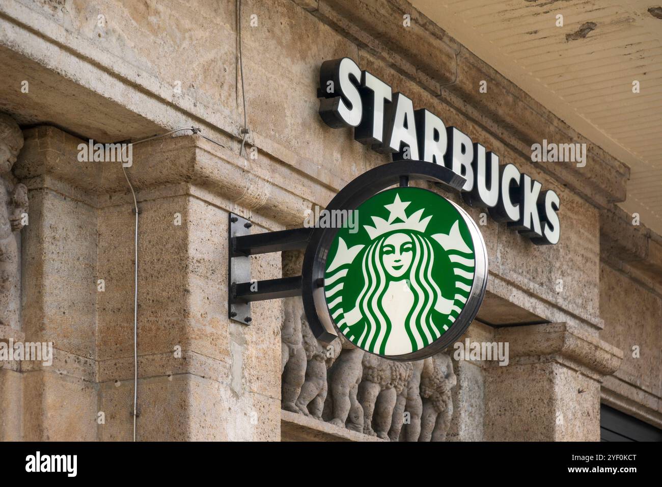 Gastronomie in Augsburg Eine Filiale der Firma Starbucks im ...