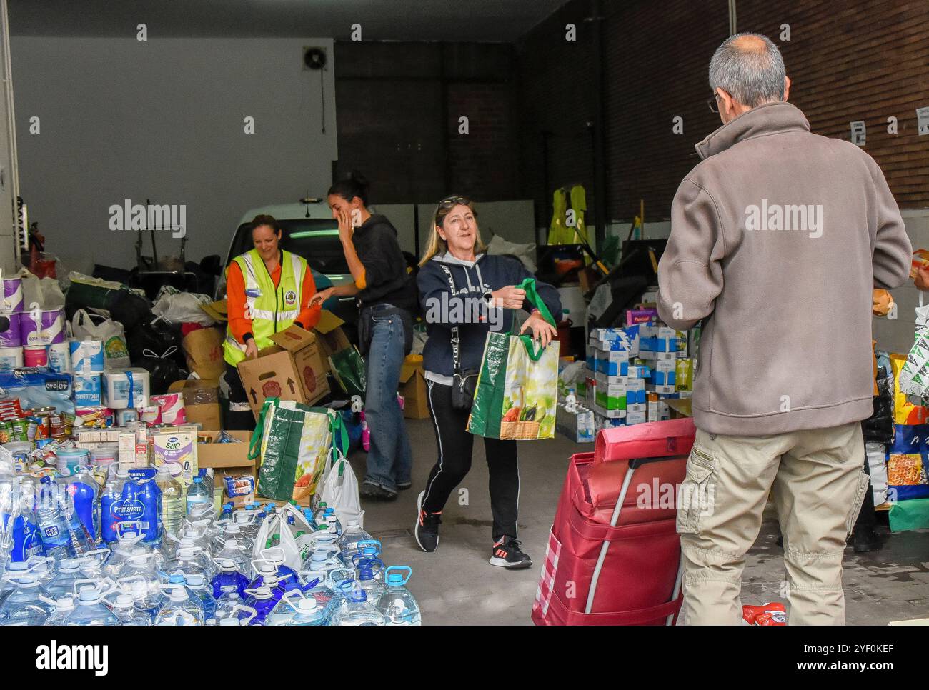 Madrid, Madrid, SPAIN. 2nd Nov, 2024. The people of Madrid are turning ...