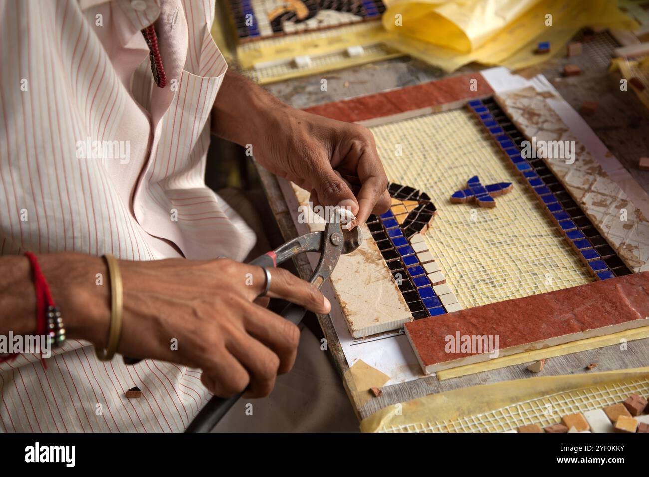 Tile setter hi-res stock photography and images - Alamy