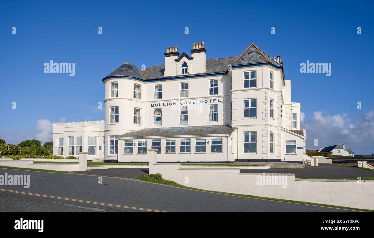 The Mullion Cove Hotel on the clifftop at Mullion on the Lizard ...
