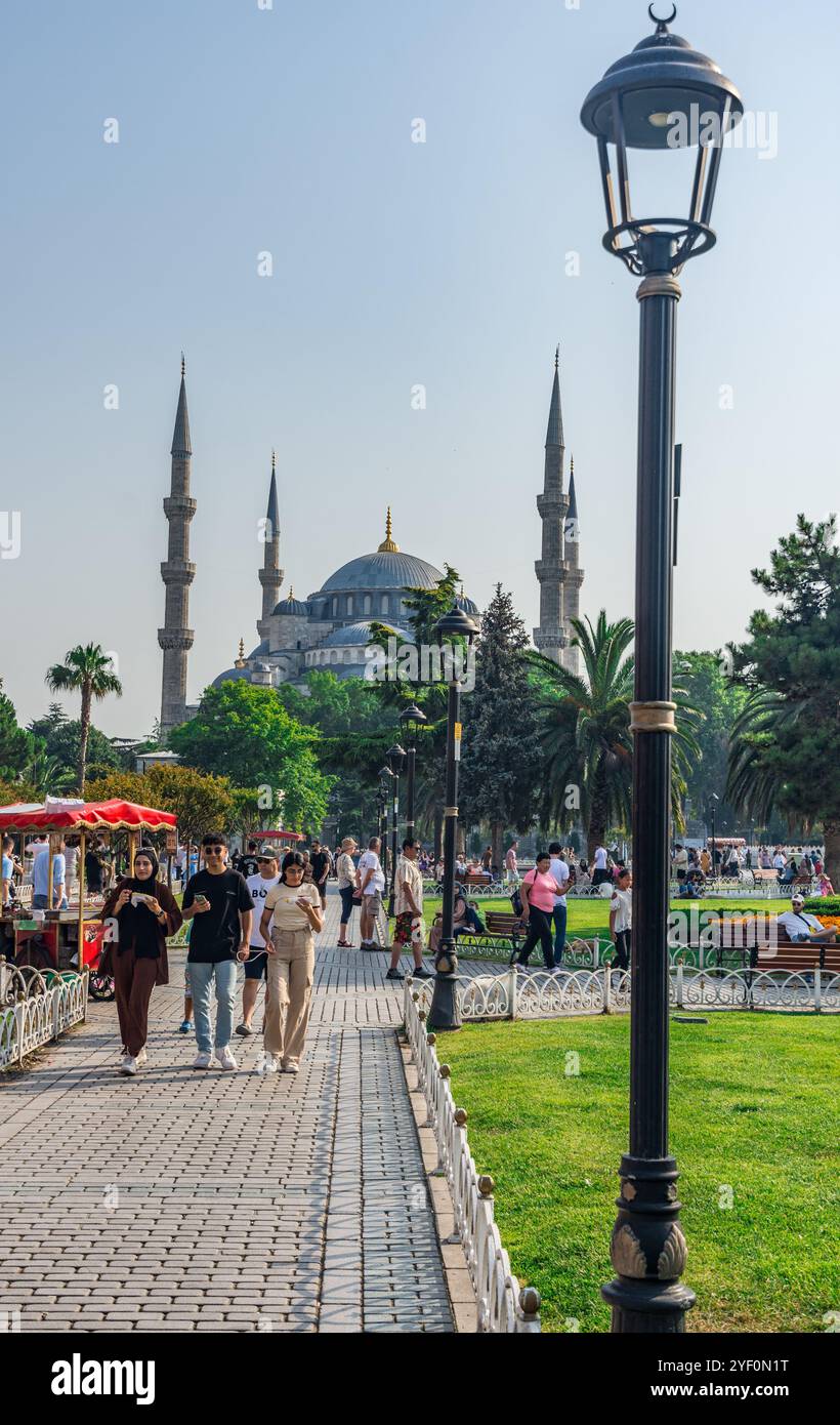 Blue Mosque Exterior and Minarets in Istanbul, Turkey Stock Photo - Alamy