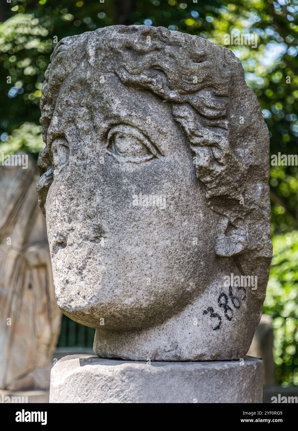 Istanbul Archaeological Museum Courtyard Ancient Statue in Istanbul ...