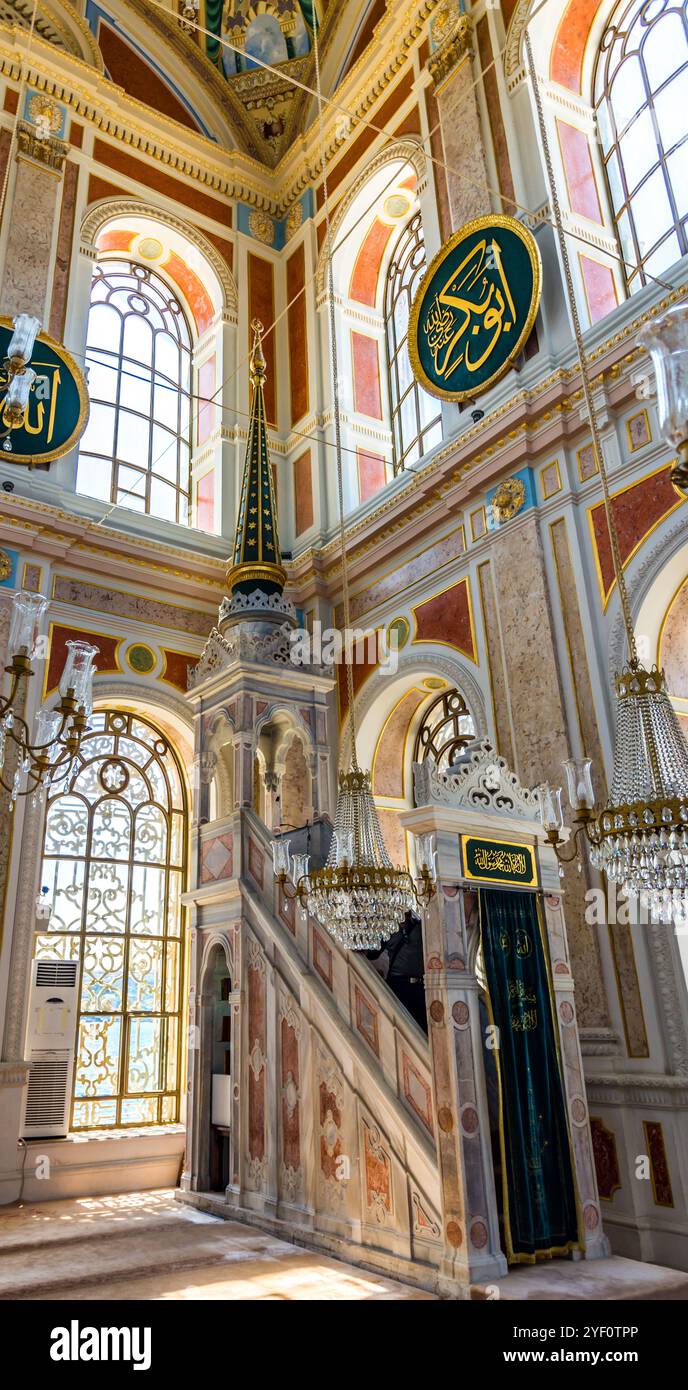 Interior ortakoy mosque hi-res stock photography and images - Alamy
