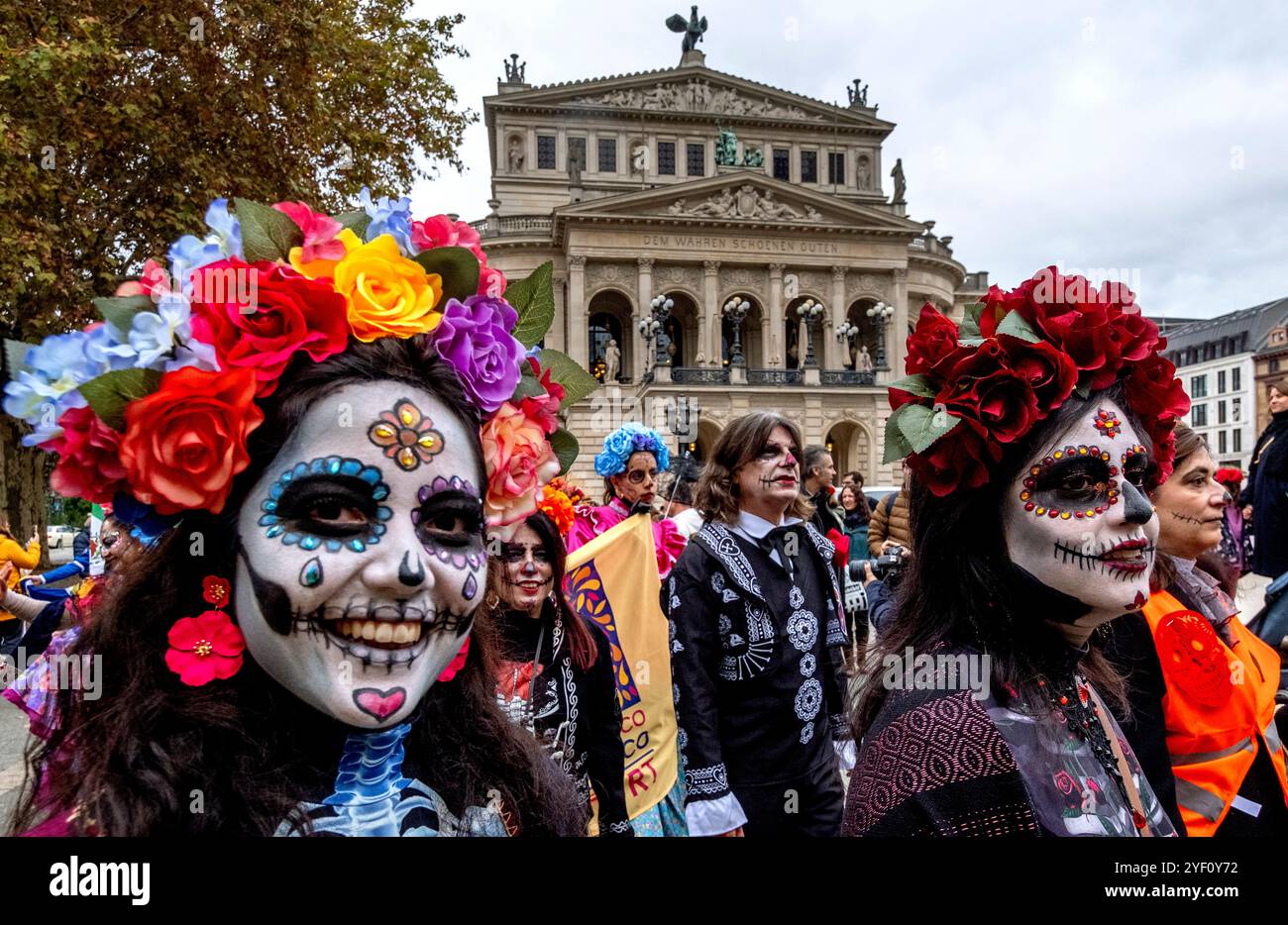 People take part in the traditional Catrina parade marking the Day of ...